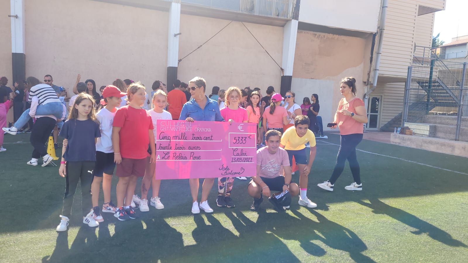 Octobre rose : Les élèves du collège de Calvi engagés dans la lutte ...